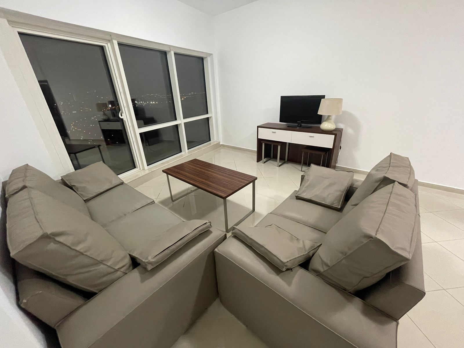 Apartment in Concorde Tower - vhomes